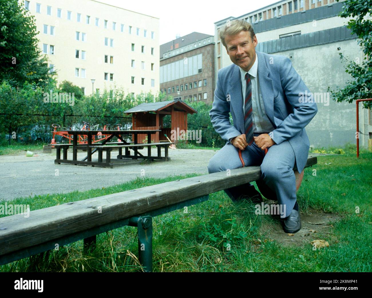 The progress party positions itself hi-res stock photography and images ...