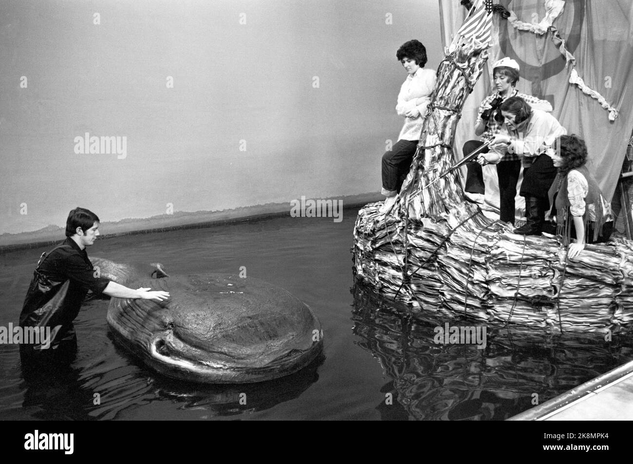 Turid balke and vibeke lokkeberg photo hi-res stock photography and ...