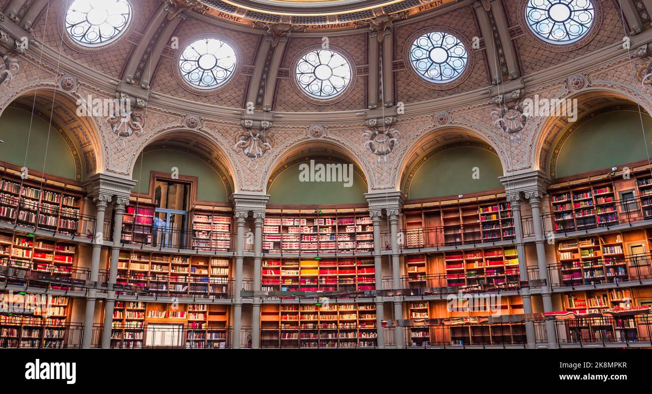 PARIS, FRANCE, OCTOBER 20, 2022 : Oval reading room in National Library ...