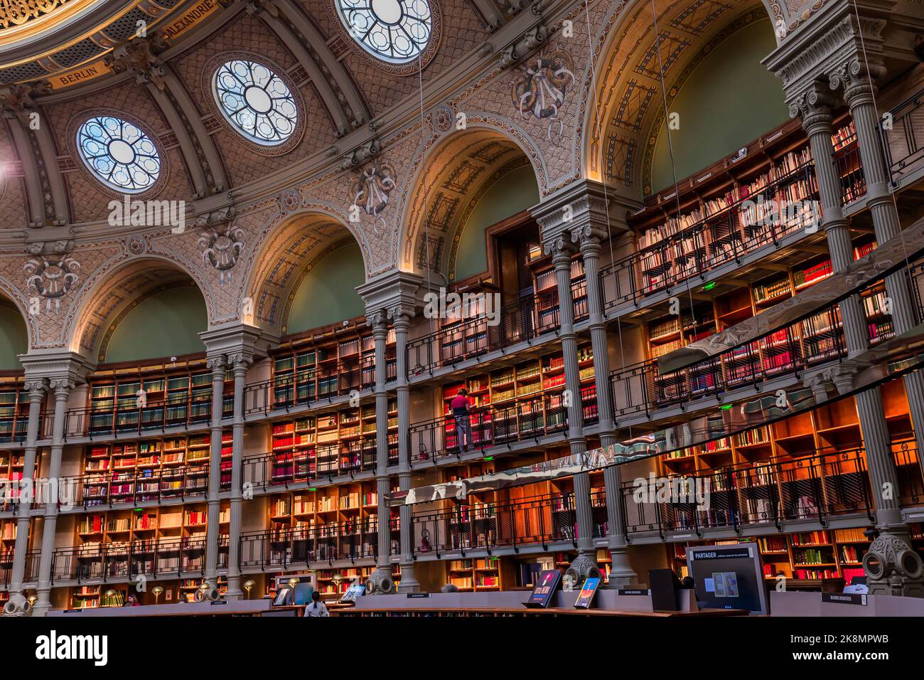 PARIS, FRANCE, OCTOBER 20, 2022 : Oval reading room in National Library ...