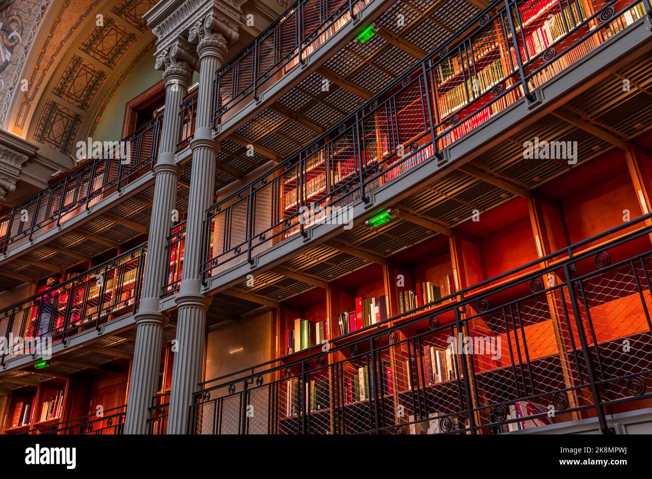 PARIS, FRANCE, OCTOBER 20, 2022 : Oval reading room in National Library ...