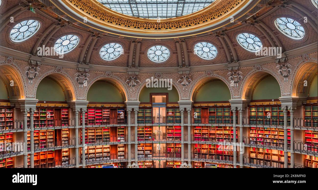 PARIS, FRANCE, OCTOBER 20, 2022 : Oval reading room in National Library ...