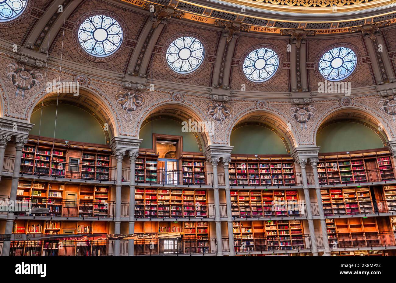 PARIS, FRANCE, OCTOBER 20, 2022 : Oval reading room in National Library ...