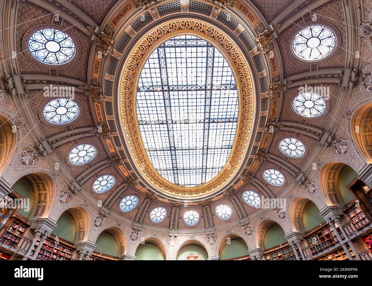 PARIS, FRANCE, OCTOBER 20, 2022 : Oval reading room in National Library ...