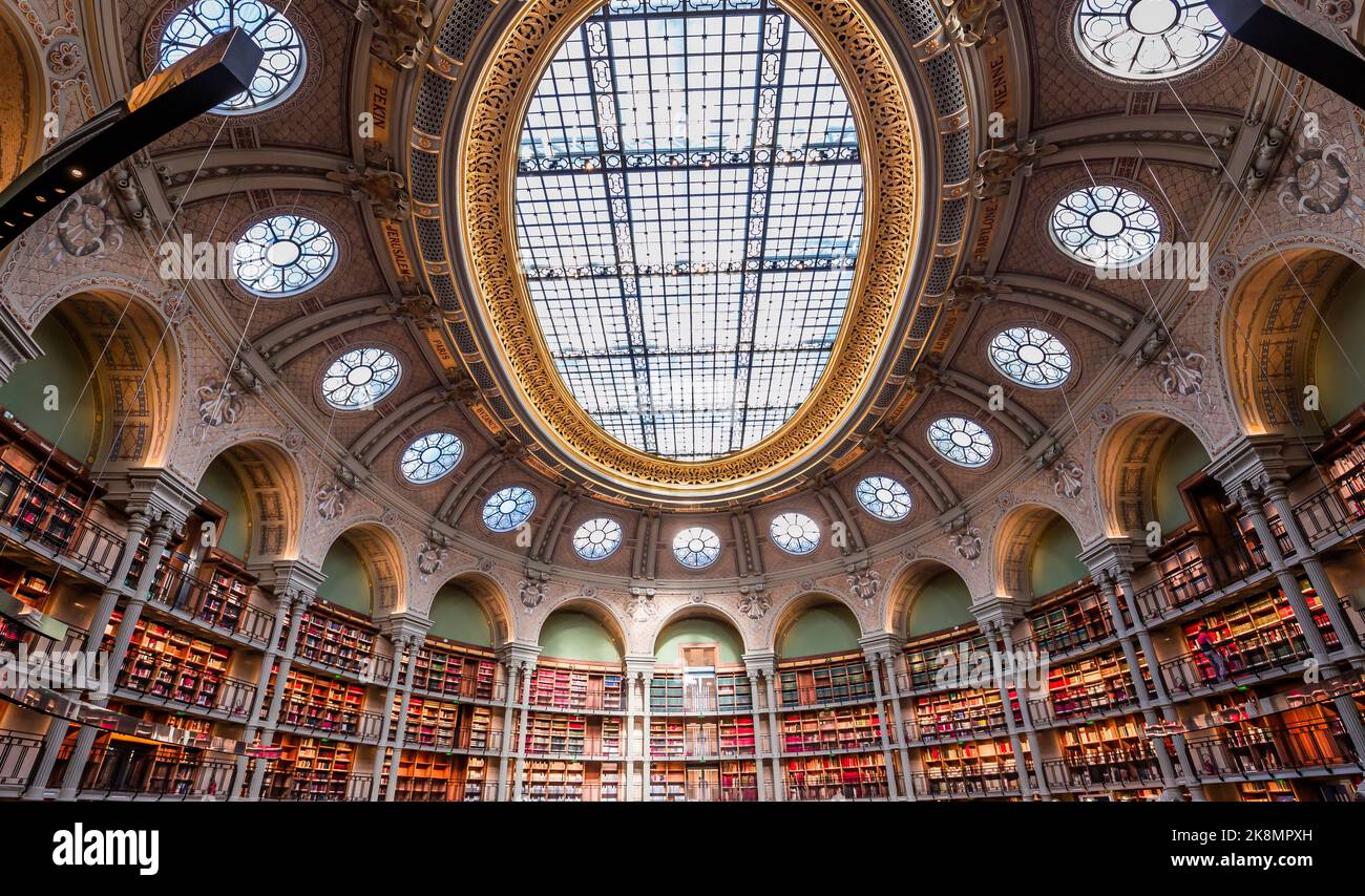 PARIS, FRANCE, OCTOBER 20, 2022 : Oval reading room in National Library ...