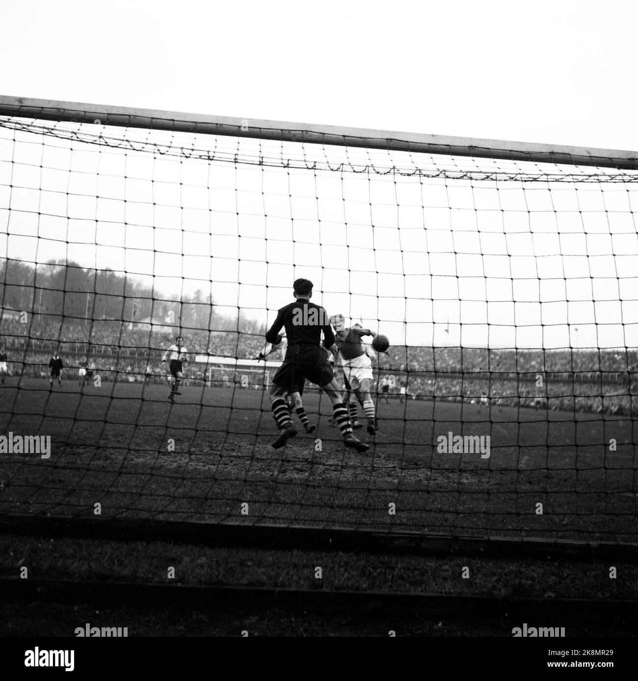 Leif hoel ntb ntb soccer scores keepers hi-res stock photography and ...