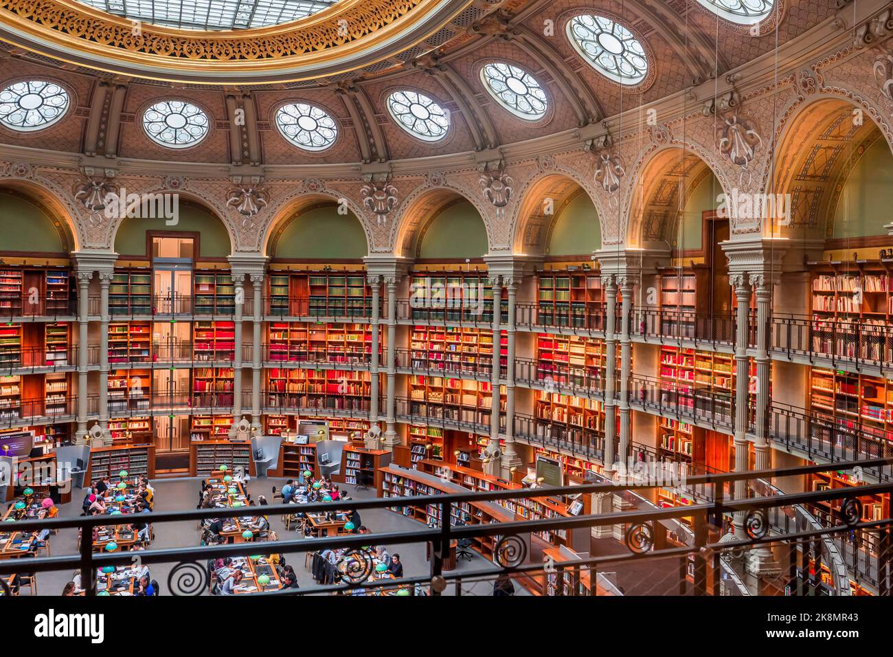 PARIS, FRANCE, OCTOBER 20, 2022 : Oval reading room in National Library ...