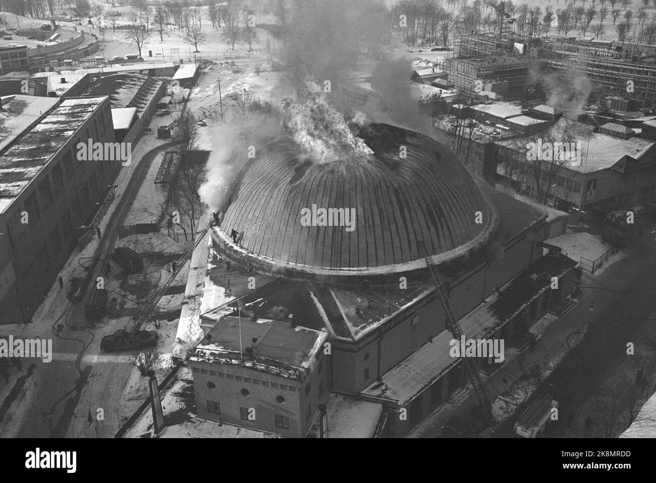 Oslo 19630215 Colosseum cinema is burning. The photographer's ... Oslo 19630215 Colosseum cinema is burning. The photographer's ...