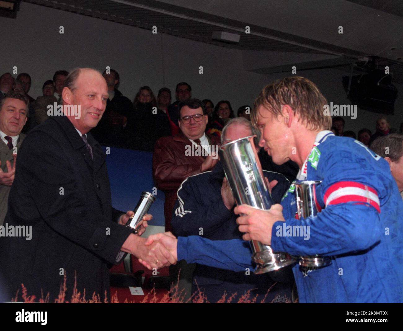 Terje bendiksby soccer the norwegian royal house sports trophies handshake hi-res stock ...