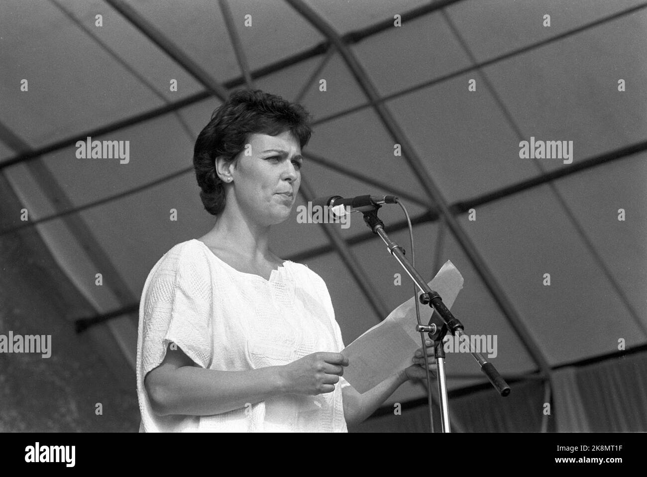 Oslo, 31081985. "Rock on the Dock" concert "together for life". Here ...