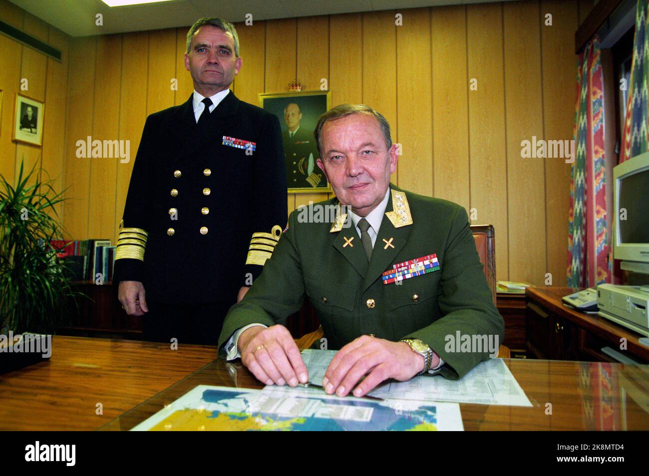 Oslo 19941031 Arne Solli is the new Chief of Defense. In the background ...