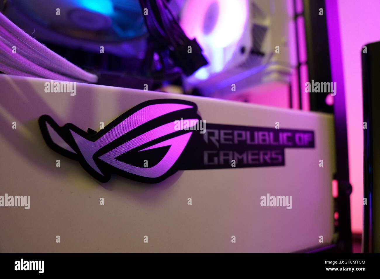 Custom pc build hi-res stock photography and images - Alamy