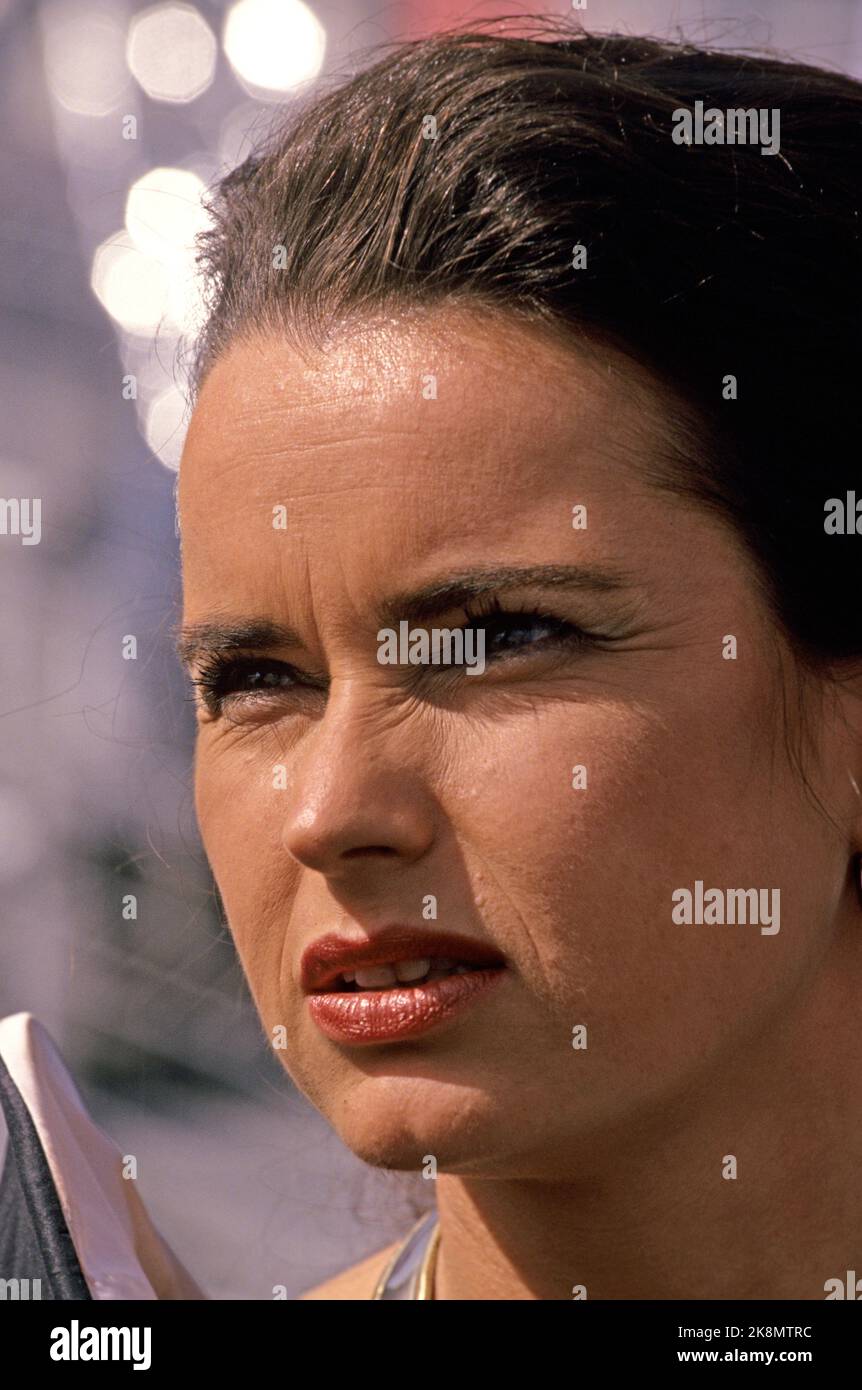 19920614 hi-res stock photography and images - Alamy