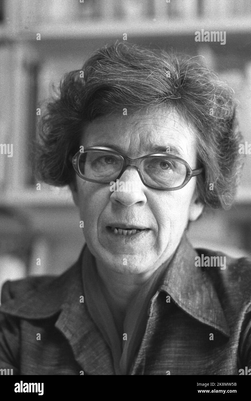 16 february 1977 hi-res stock photography and images - Alamy