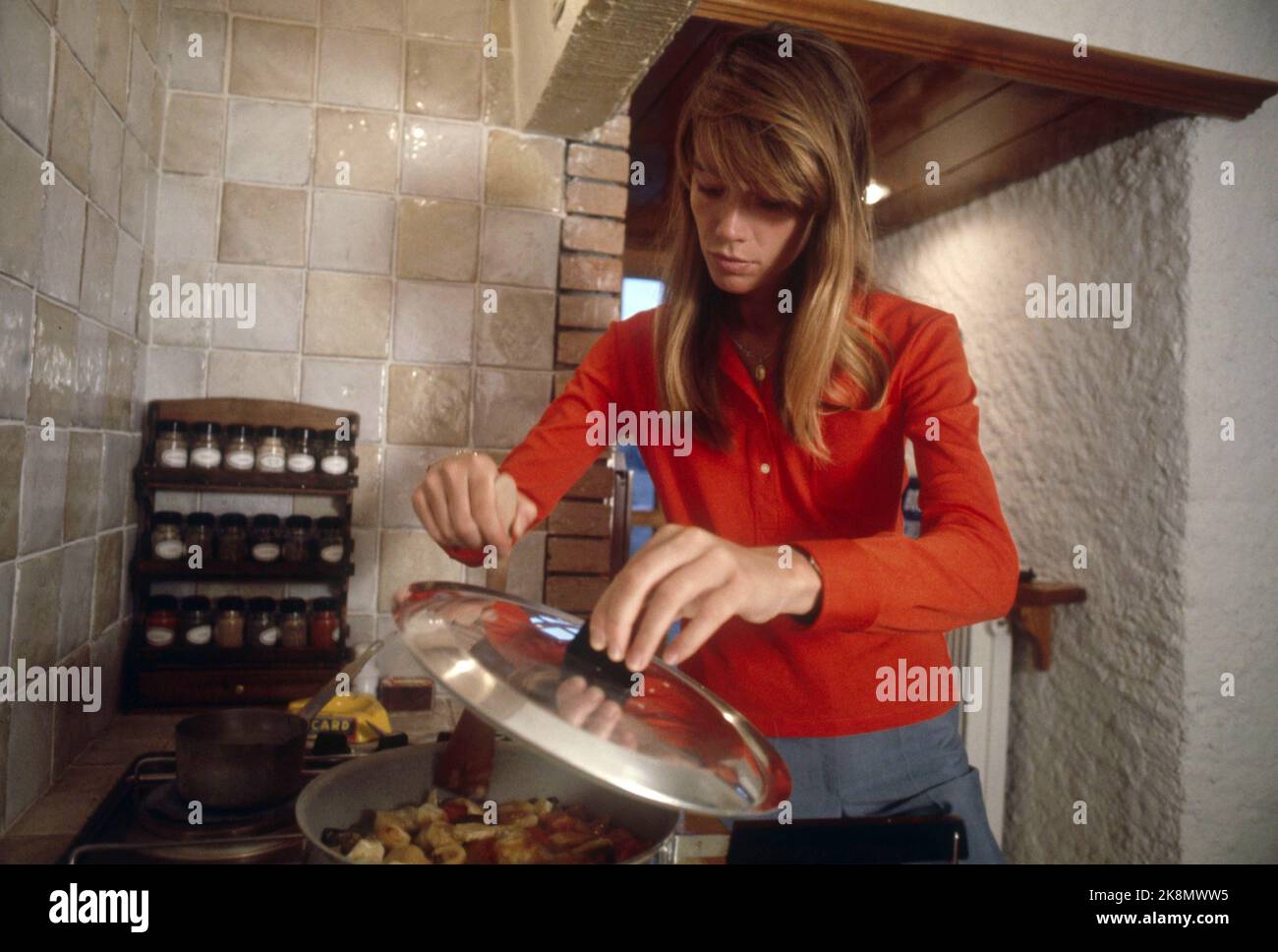 Portrait of French singer Françoise Hardy c.1970 Stock Photo - Alamy