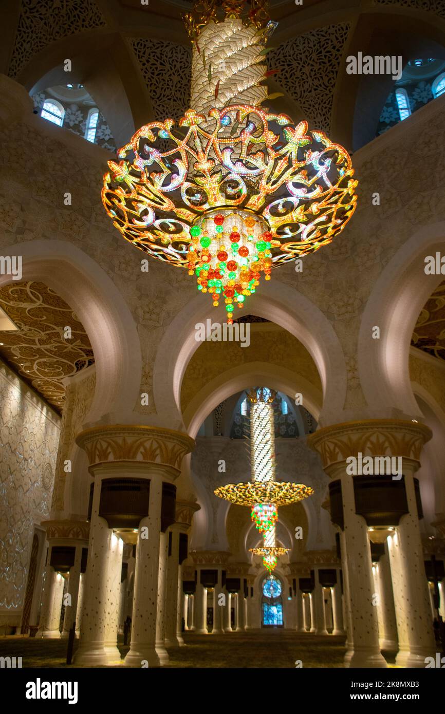 Grand Chandelier in Sheikh Zayed Grand Mosque, Abu Dhabi, United Arab ...