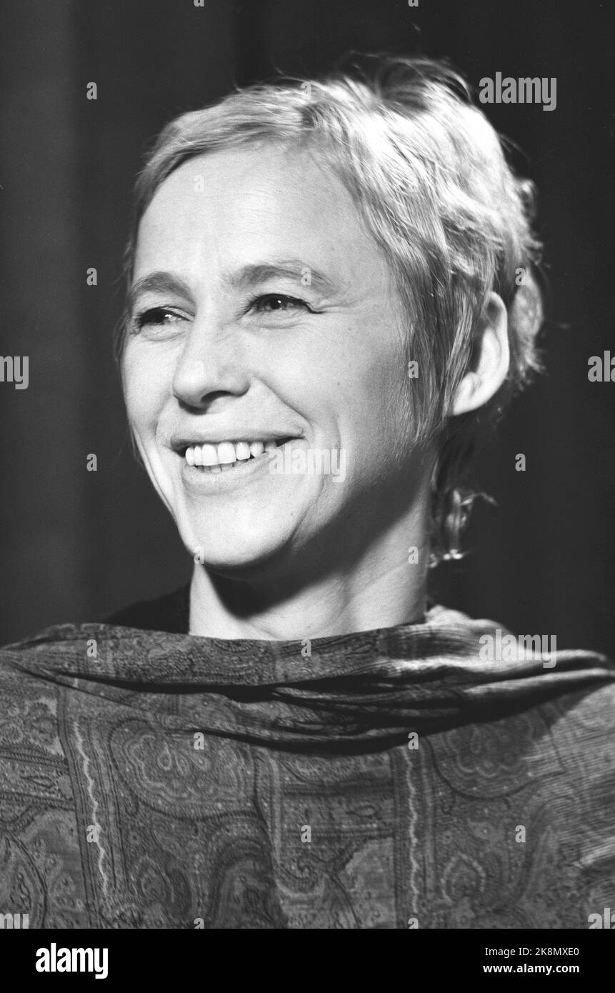 Actor henny moan photo hi-res stock photography and images - Alamy