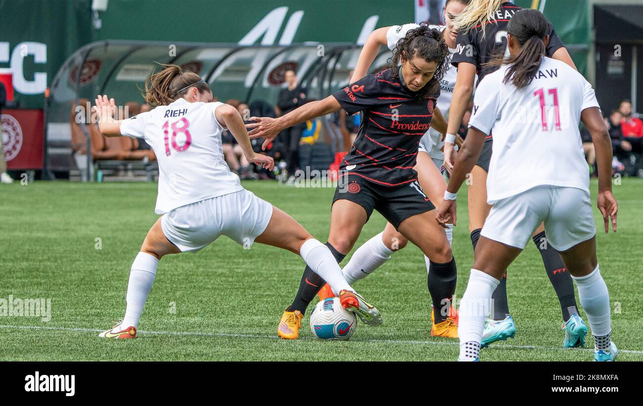 The Wave's Kayleigh Riehl and the Thorns' Rocky Rodriguez battle toe to ...