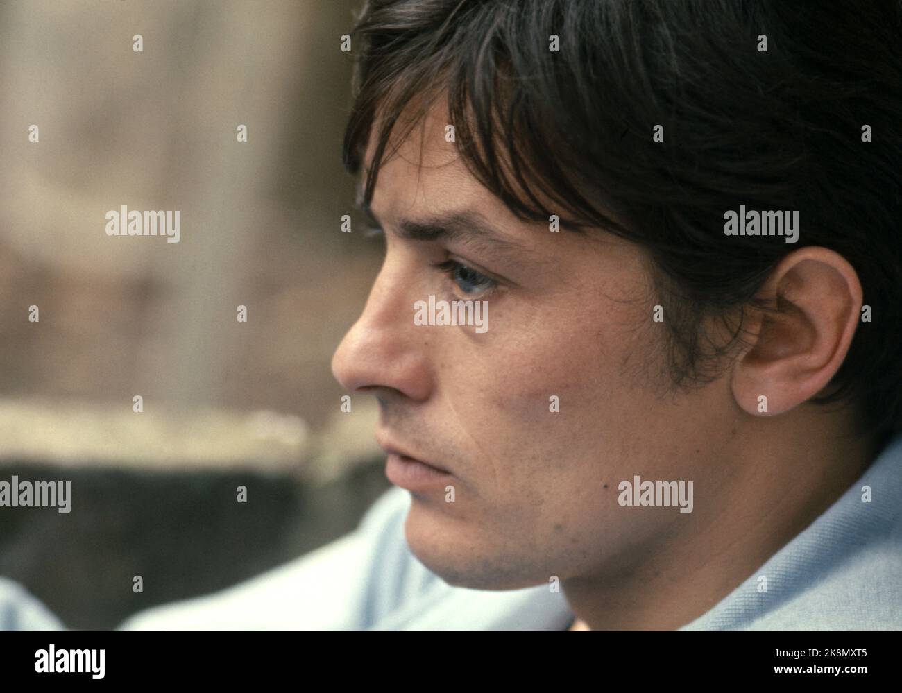 Alain Delon on the set of the film 'Diaboliquement Vôtre' (directed by ...