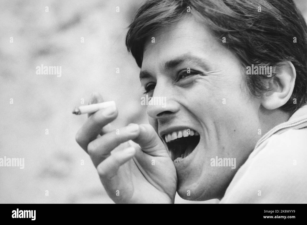 Alain Delon on the set of the film 'Diaboliquement Vôtre' (directed by ...