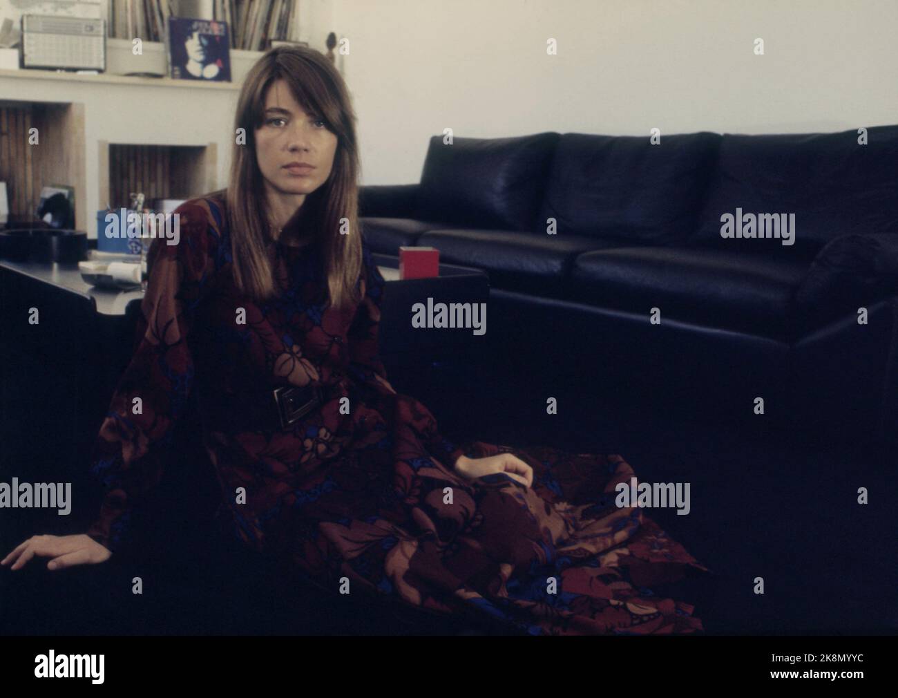 French singer Françoise Hardy posing in her Paris apartment located Île ...