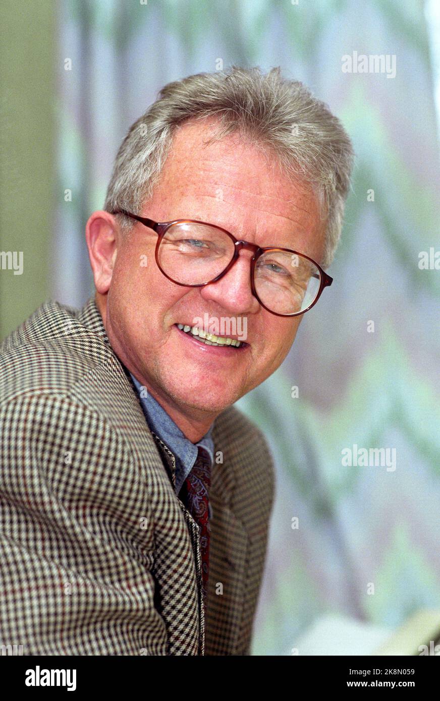 Oslo 19901130. Prost Sigurd Osberg, smiling portrait. He has been ...