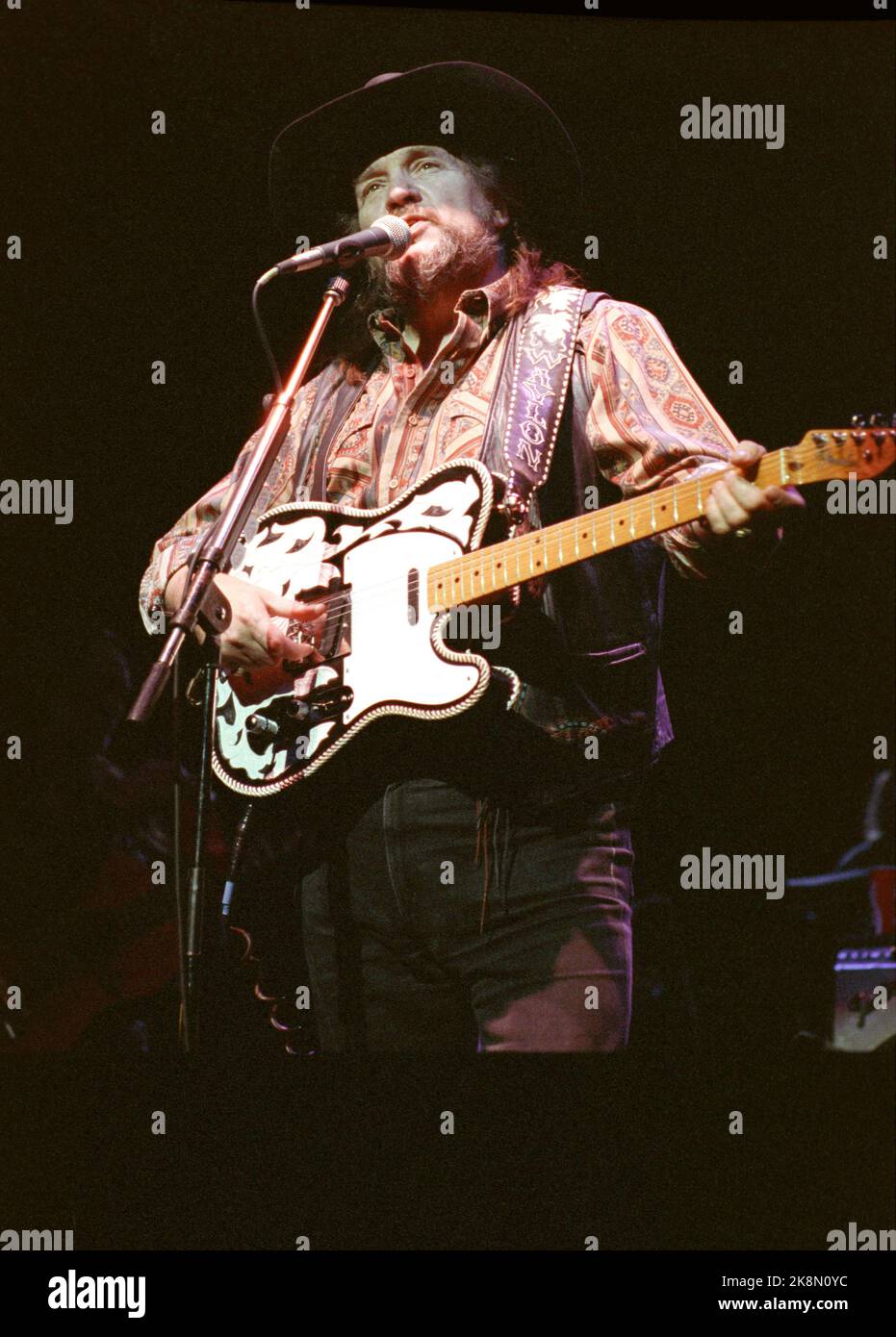 Artist waylon jennings during a concert in oslo spectrum photo hi-res ...