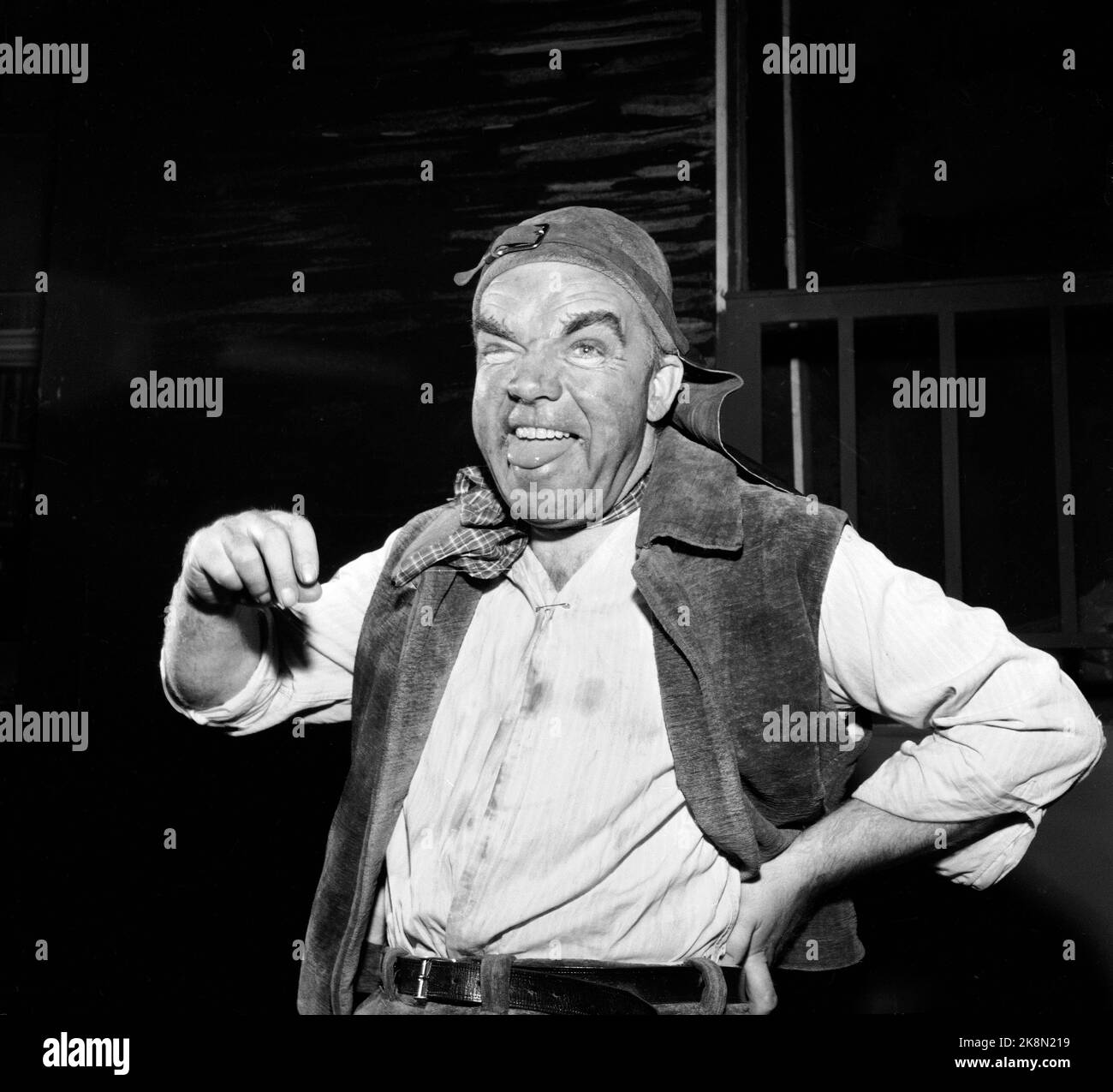 Oslo January 1960 Folketeateret / Oslo New Theater sets up the operette ...