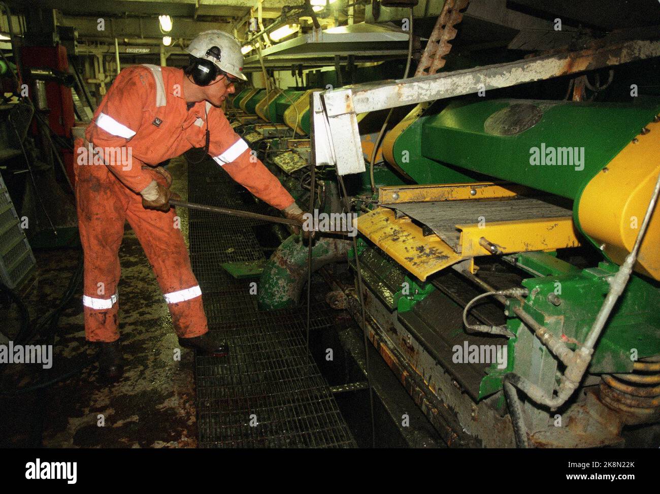 North Sea 19980909. Working life on board oil platform. Work on drill ...