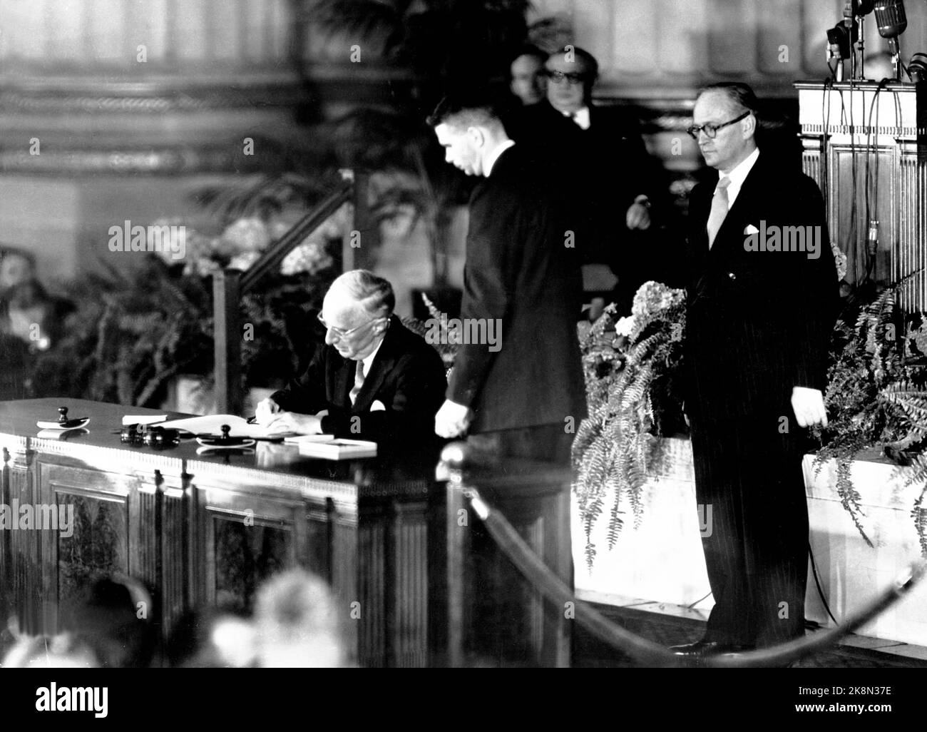 19490404 hi-res stock photography and images - Alamy