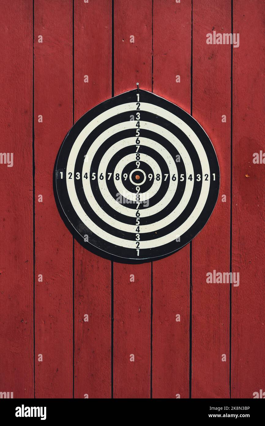 target disk for arrows Stock Photo - Alamy
