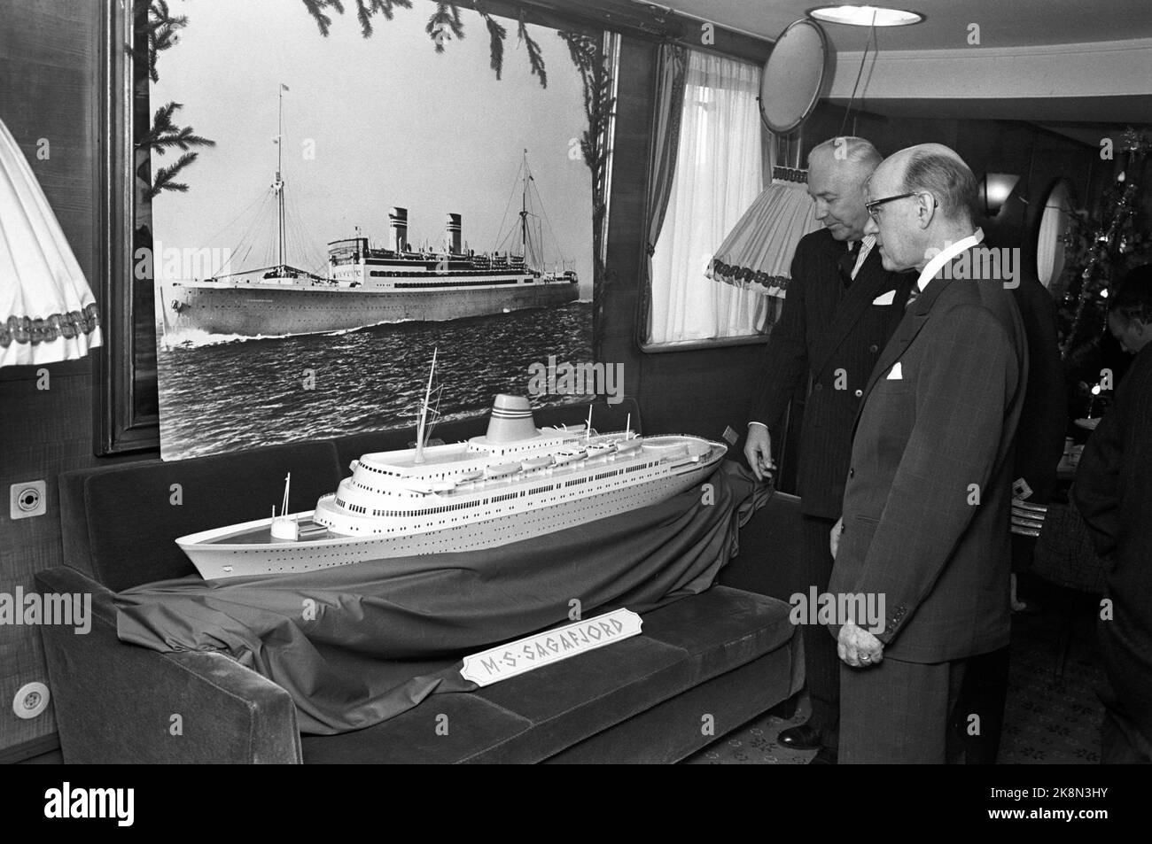 Full stop for the sea grand old lady hi-res stock photography and ...