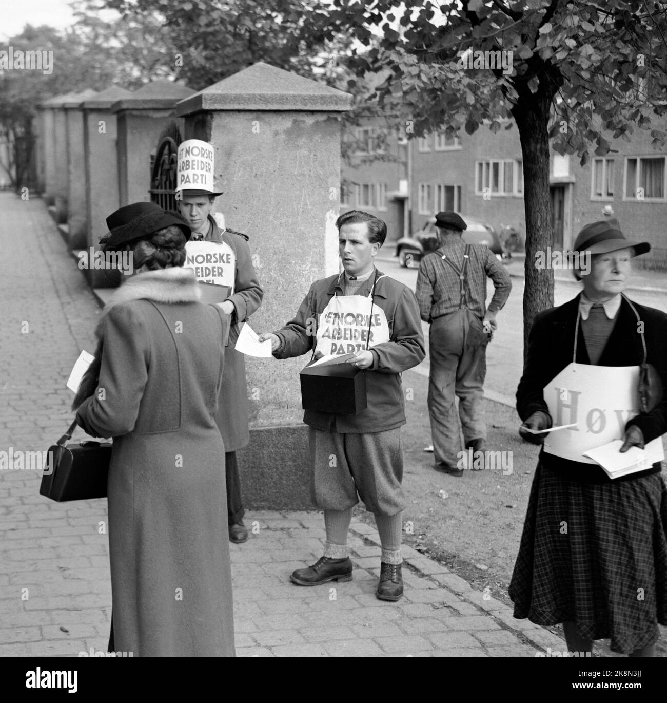 Ntb ntb parliament polling stations hi-res stock photography and images ...
