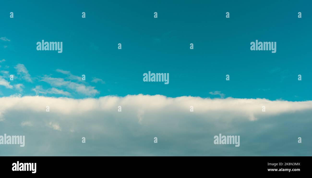 Himmel skyer hi-res stock photography and images - Alamy
