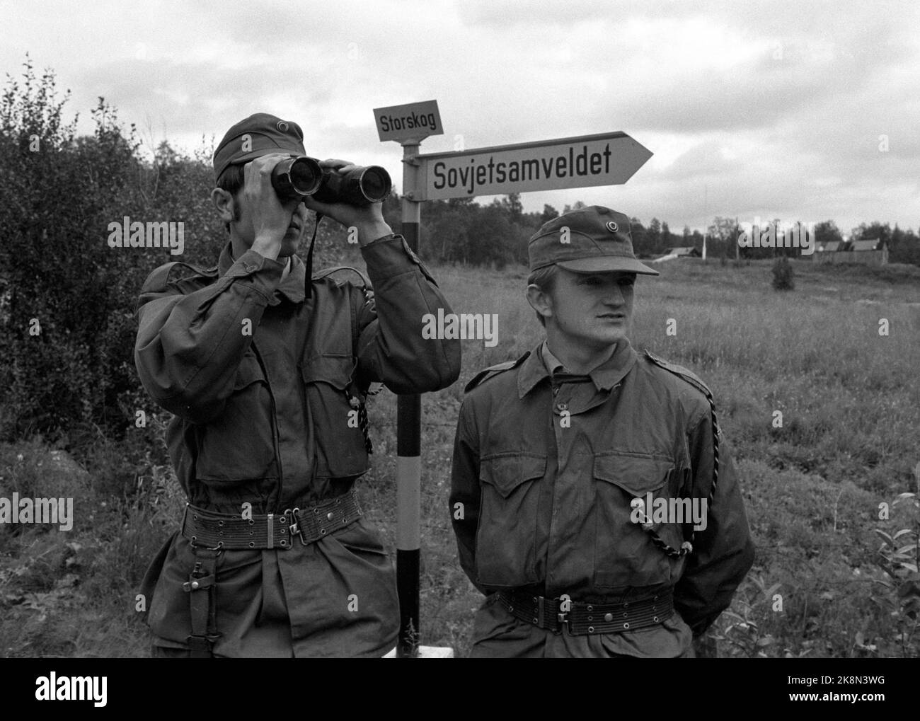 The Border Soviet / Norway 19710816 Two Norwegian soldiers guard the ...