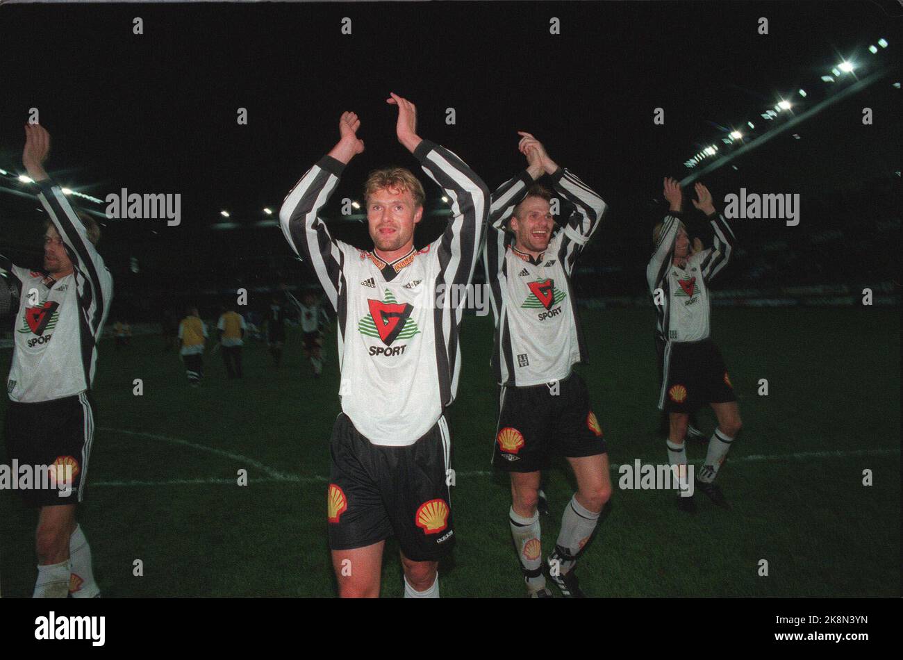 Molde. Rosenborg - Molde (2-0). The series finale elite series. Rosenborg players applaud after ...