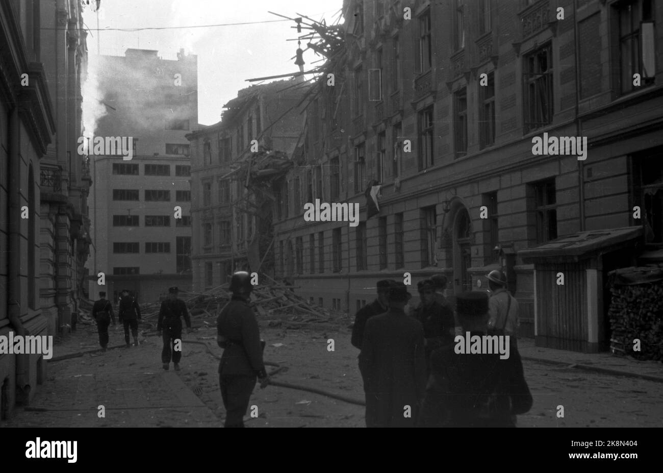 Ww2 oslo 19420925 oslo bombed viktoria terrace is bombed hi-res stock ...