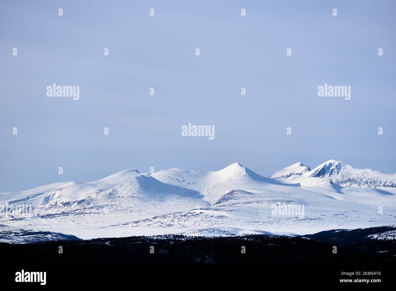 The snowy Rondane Mountains of the Rondane National Park, Norway Stock ...