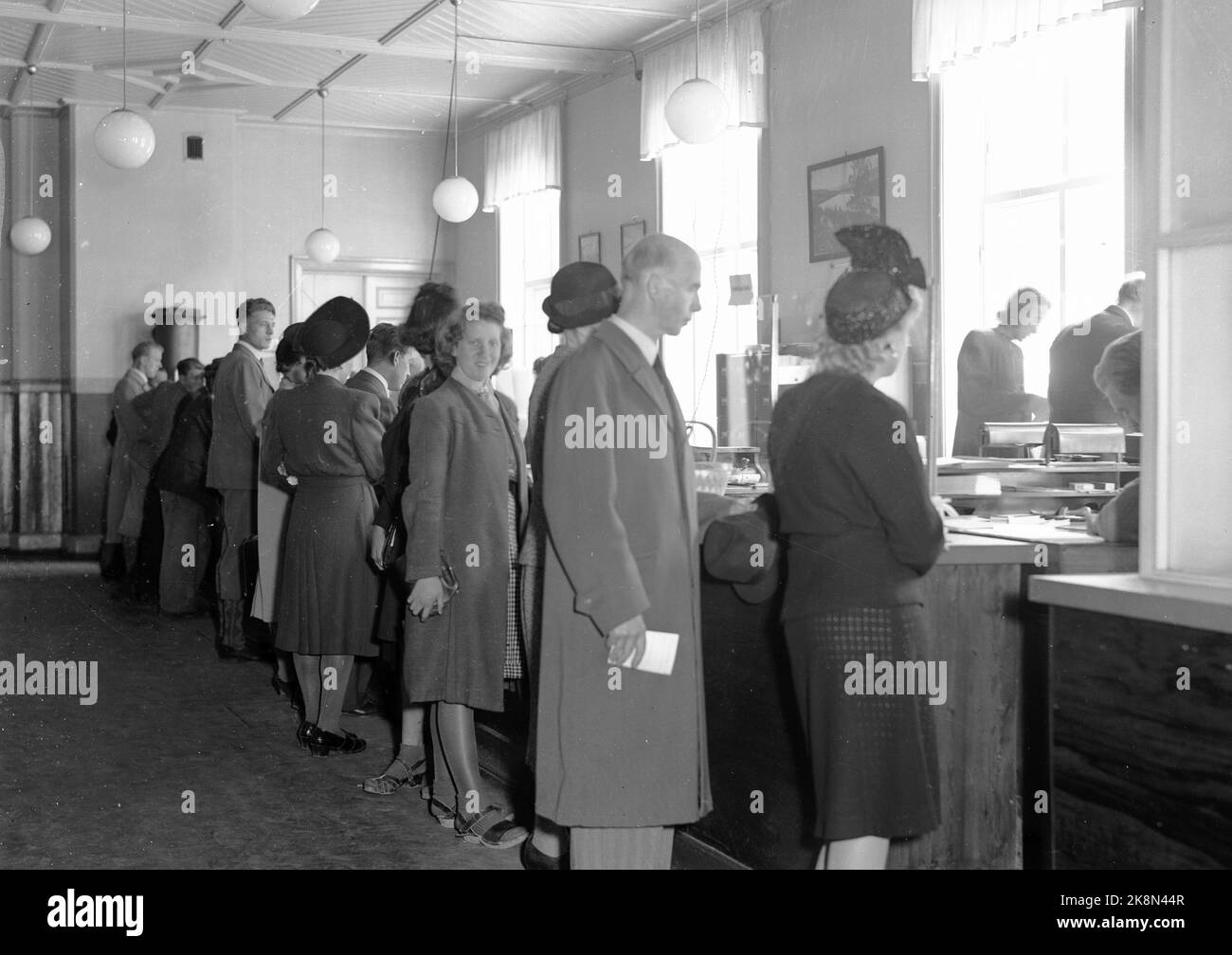 Ww2 oslo 19420914 oslo work office hi-res stock photography and images ...