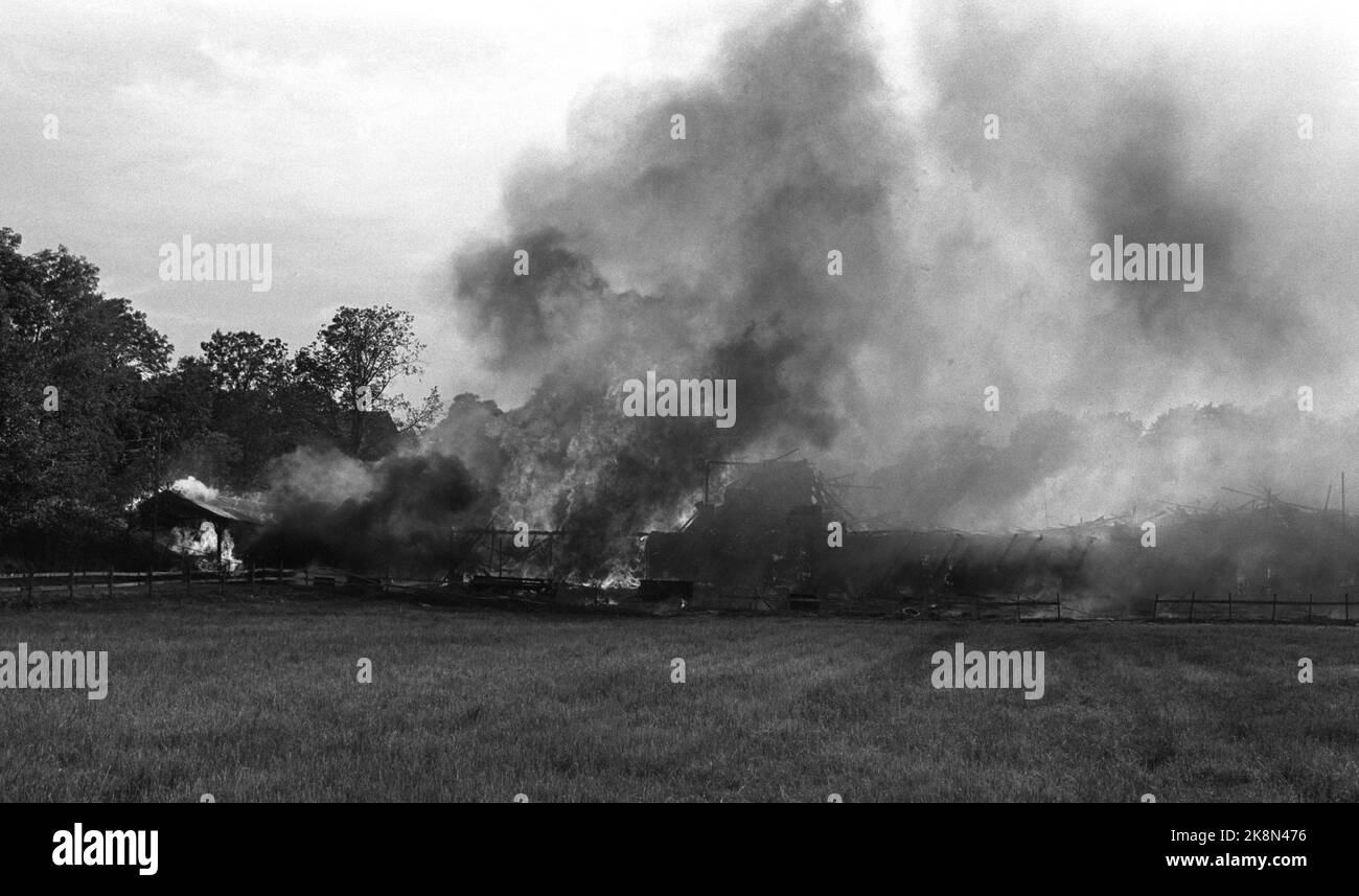 Car wheel fire Black and White Stock Photos & Images - Alamy