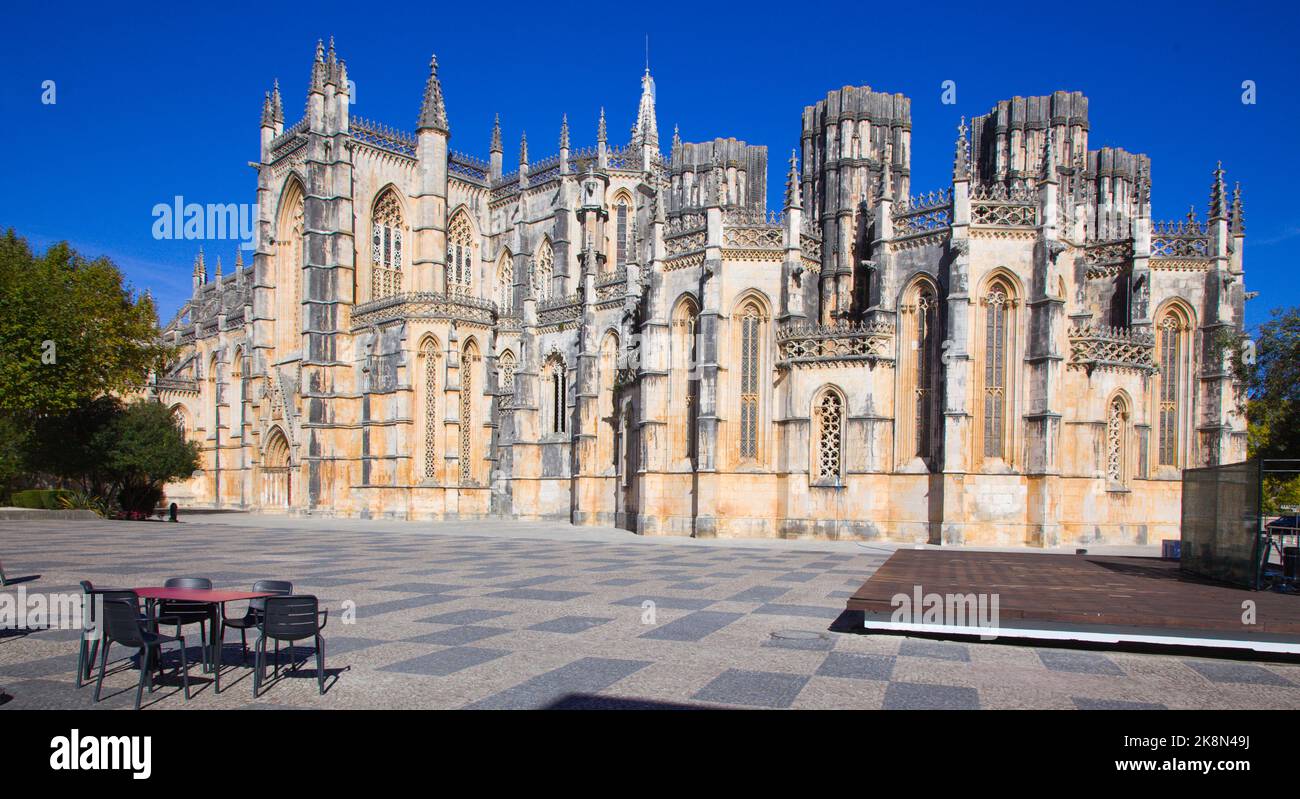 Batalha monastery stained glass hi-res stock photography and images - Alamy