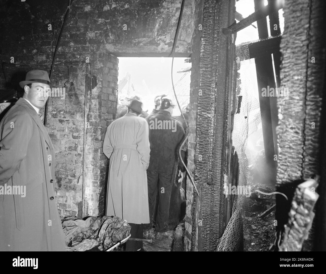 Oslo 19381106 Fire in Hegdehaugsveien 32, 29 people perished. People on ...