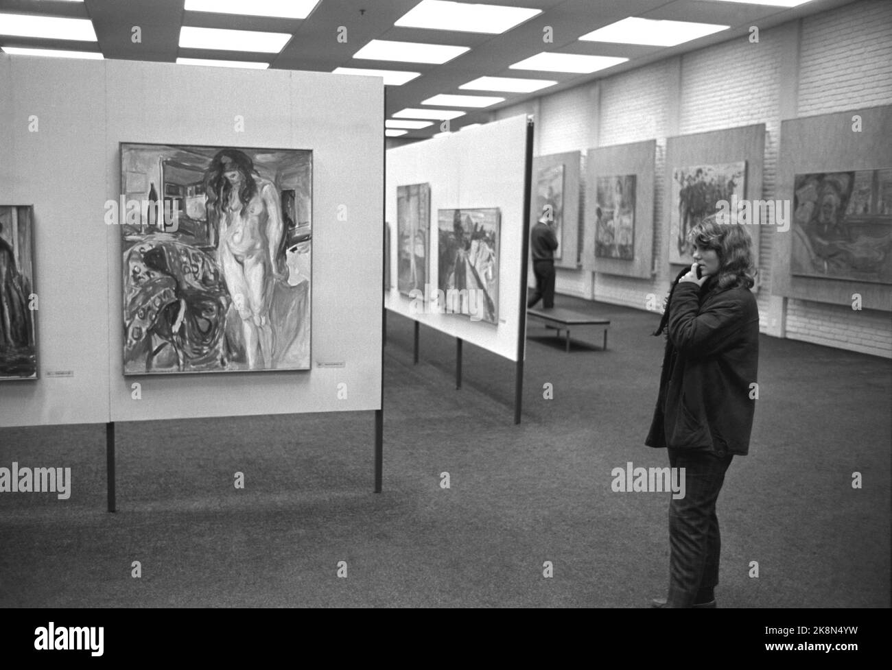 Oslo 19630921 The new Munch Museum in Oslo. People flock to the museum ...