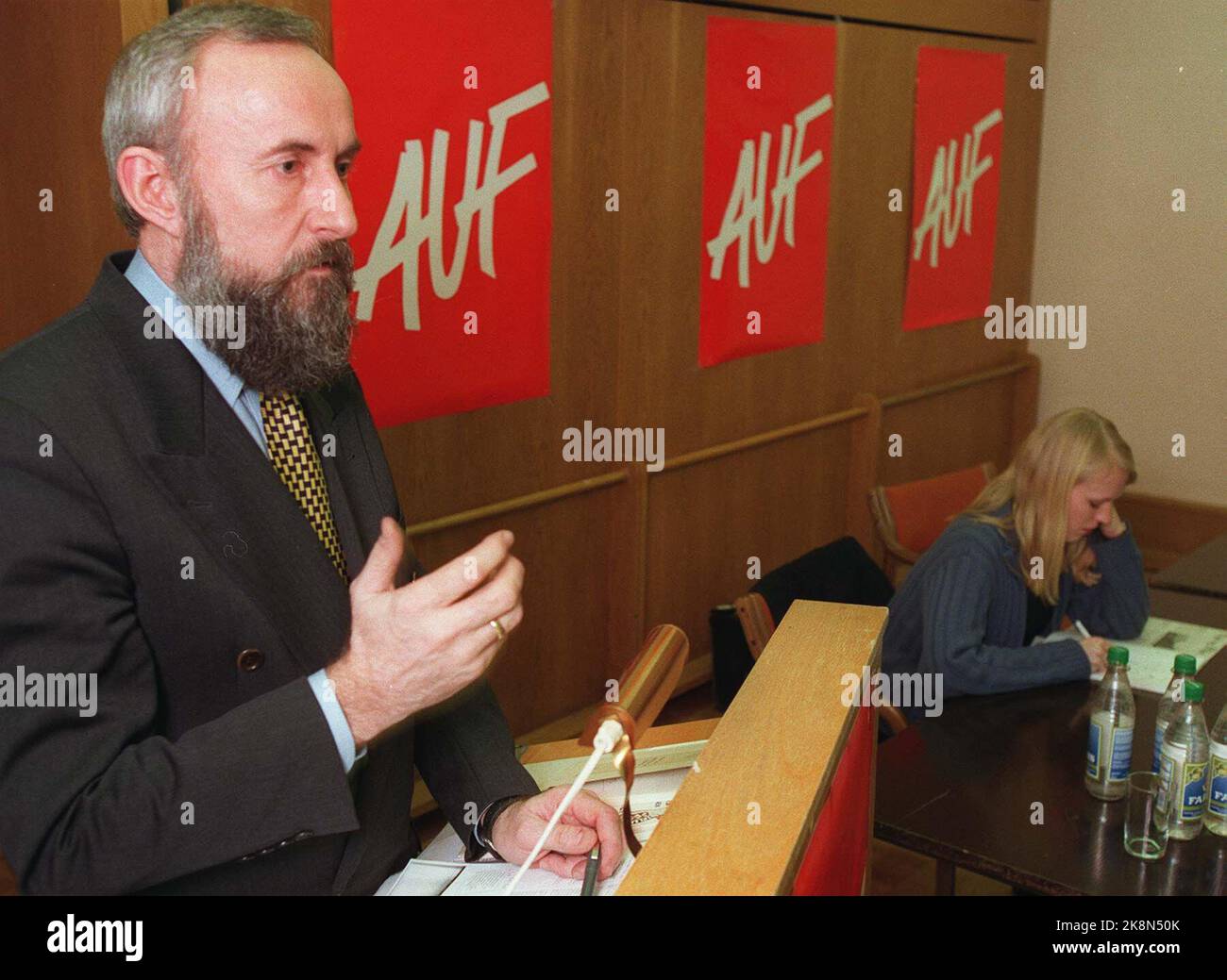 Oslo 19970212: Planning Minister Bendik Rugaas tried to look into the ...