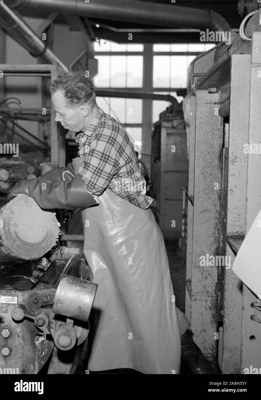 Skien 19590725 "Norway's largest and fastest paper machine". Cellulose ...