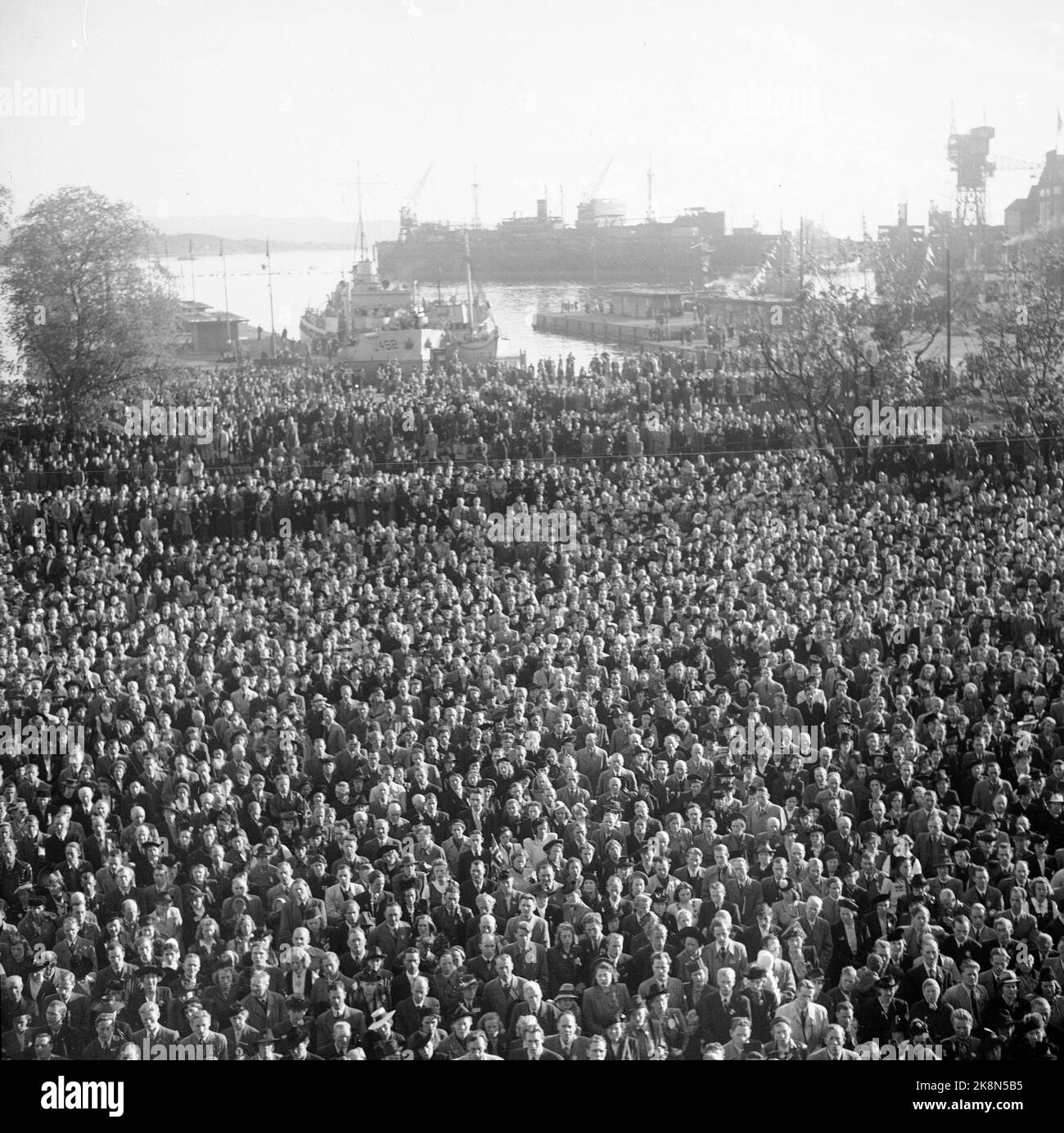 Ntb ntb overview national days crowd hi-res stock photography and ...