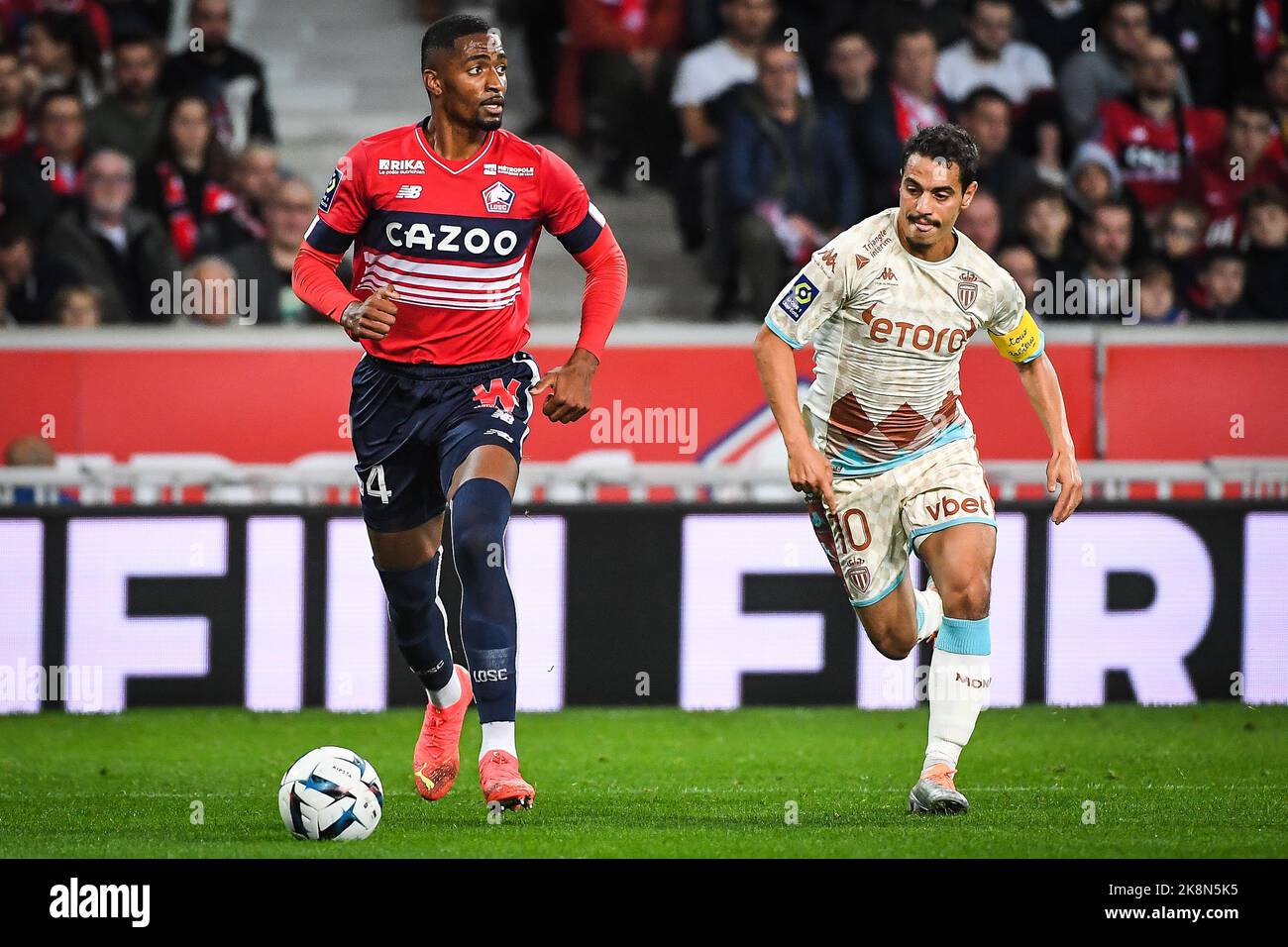 Alexsandro VICTOR DE SOUZA RIBEIRO of Lille and Wissam BEN YEDDER of ...