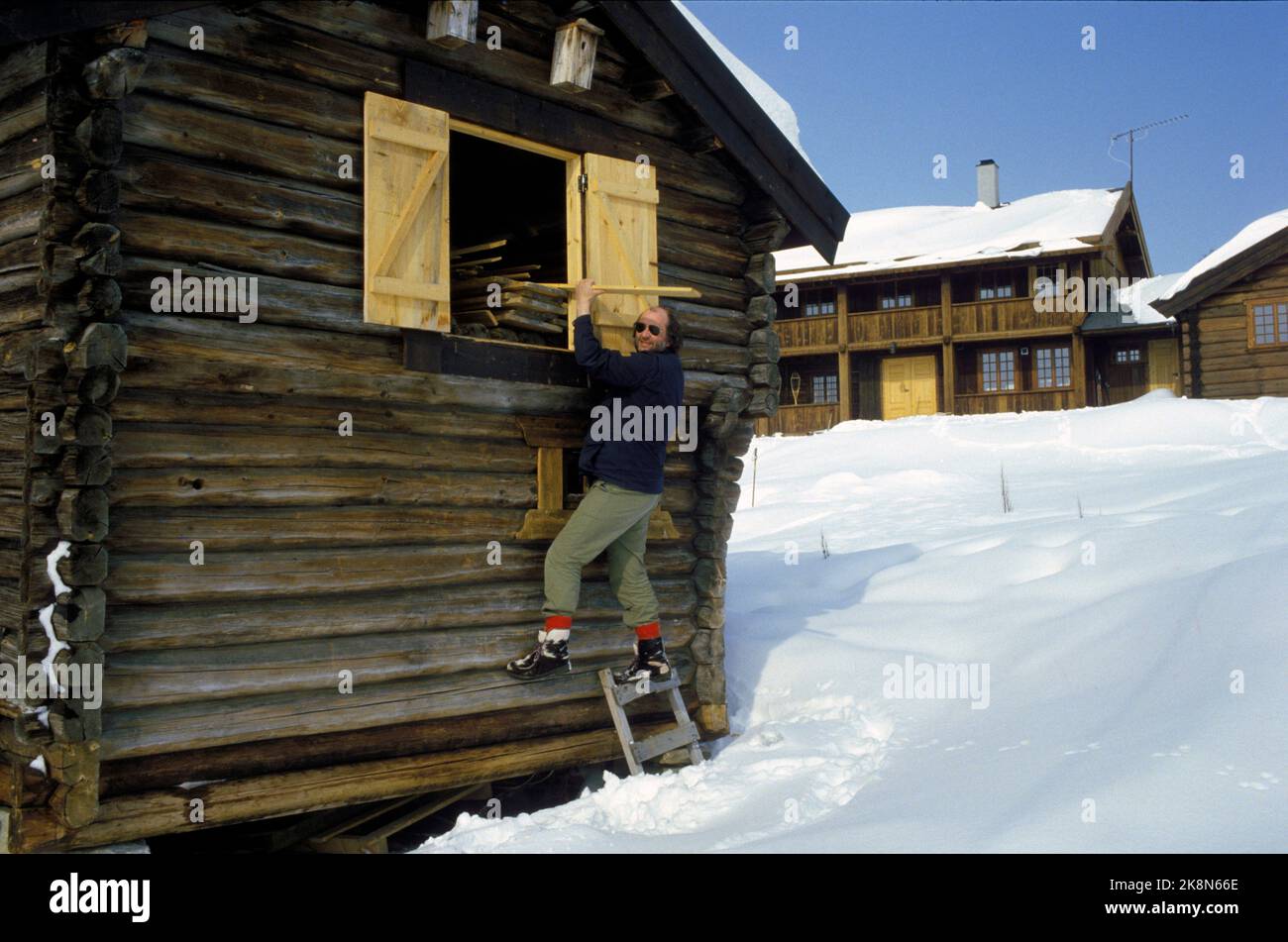 Eivindsplassen 19850327. The place is owned by Karsten Isachsen, here ...