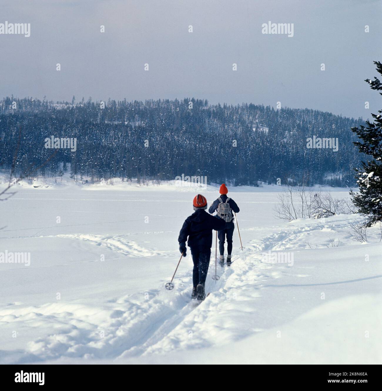 Hardangervidda easter 1971 easter holidays in sunshine hi-res stock ...