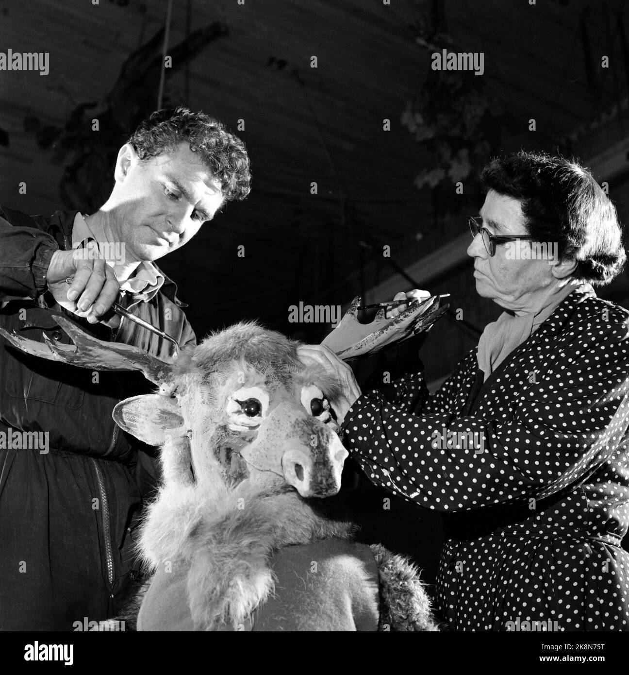 Bærum, Snarøya. Ivo Caprino and his mother Ingeborg Gude during the ...